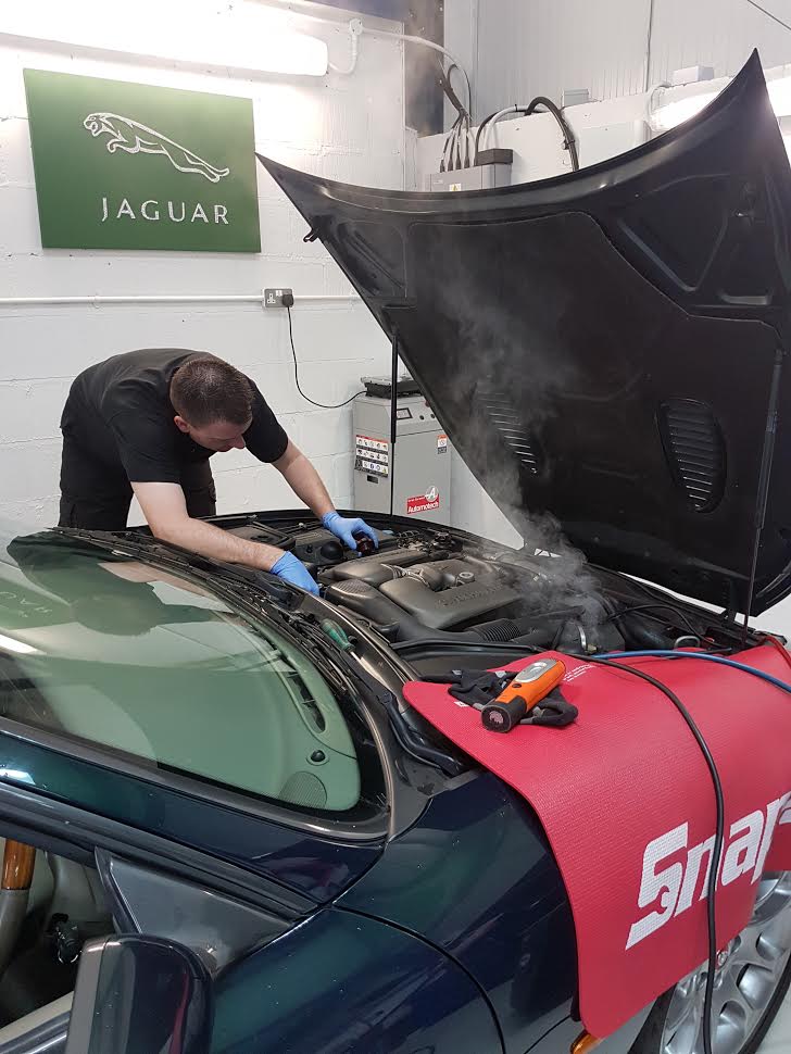 Jaguar Servicing Specialist Surrey | Jag and Land Surrey